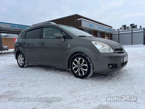 Grey Toyota Corolla Verso 2006 in Narva, with an engine capacity of 2.20 L and mileage of 307 thousand km for 999 €, photo 11 on AUTOMOTO.COM.LV