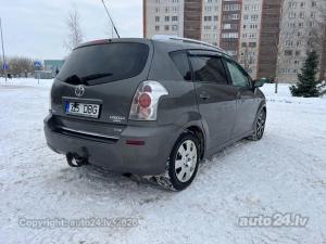 Grey Toyota Corolla Verso 2006 in Narva, with an engine capacity of 2.20 L and mileage of 307 thousand km for 999 €, photo 13 on AUTOMOTO.COM.LV