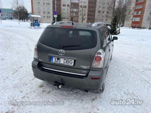 Grey Toyota Corolla Verso 2006 in Narva, with an engine capacity of 2.20 L and mileage of 307 thousand km for 999 €, photo 16 on AUTOMOTO.COM.LV