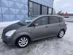Pelēks Toyota Corolla Verso 2006 Šilutė, ar dzinēja tilpumu 2.20 L un nobraukumu 400 tūkst. km par 1400 €, foto 5 vietnē AUTOMOTO.COM.LV
