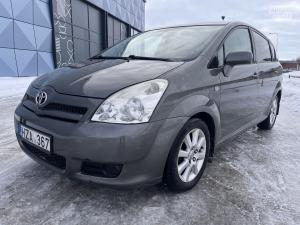 Pelēks Toyota Corolla Verso 2006 Šilutė, ar dzinēja tilpumu 2.20 L un nobraukumu 400 tūkst. km par 1400 €, foto 6 vietnē AUTOMOTO.COM.LV