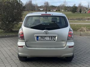 Grey Toyota Corolla Verso 2006 in Silute, with an engine capacity of 2.20 L and mileage of 358 thousand km for 1450 €, photo 5 on AUTOMOTO.COM.LV