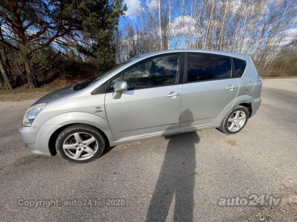 Grey Toyota Corolla Verso 2006 in Voru, with an engine capacity of 2.20 L and mileage of 0 thousand km for 1700 €, photo 2 on AUTOMOTO.COM.LV