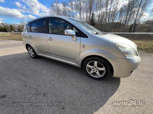 Grey Toyota Corolla Verso 2006 in Voru, with an engine capacity of 2.20 L and mileage of 0 thousand km for 1700 €, photo 4 on AUTOMOTO.COM.LV