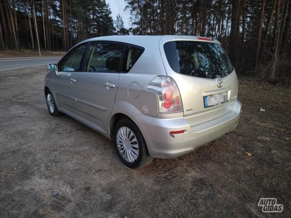 Grey Toyota Corolla Verso 2006 in Vilnius, with an engine capacity of 2.20 L and mileage of 196 thousand km for 1400 €, photo 6 on AUTOMOTO.COM.LV