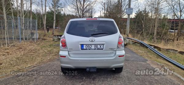 Pelēks Toyota Corolla Verso 2006 Tallina, ar dzinēja tilpumu 2.20 L un nobraukumu 330 tūkst. km par 1299 €, foto 5 vietnē AUTOMOTO.COM.LV