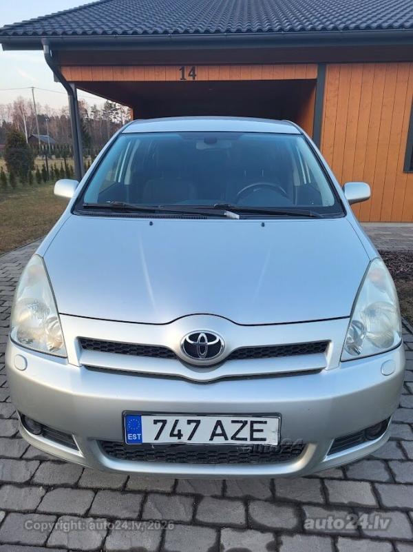 Pelēks Toyota Corolla Verso 2006 Pērnava, ar dzinēja tilpumu 1.80 L un nobraukumu 234 tūkst. km par 2590 €, foto 3 vietnē AUTOMOTO.COM.LV
