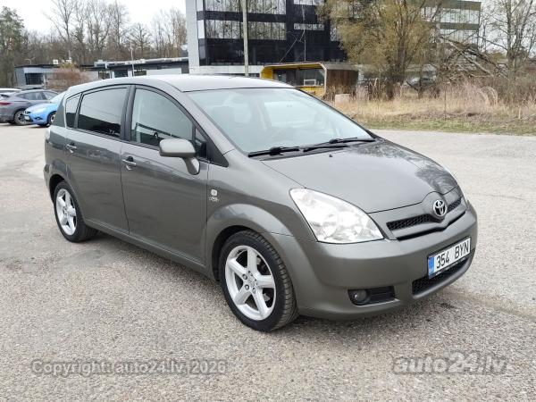 Pelēks Toyota Corolla Verso 2006 Tartu, ar dzinēja tilpumu 2.20 L un nobraukumu 200 tūkst. km par 2650 €, foto 1 vietnē AUTOMOTO.COM.LV