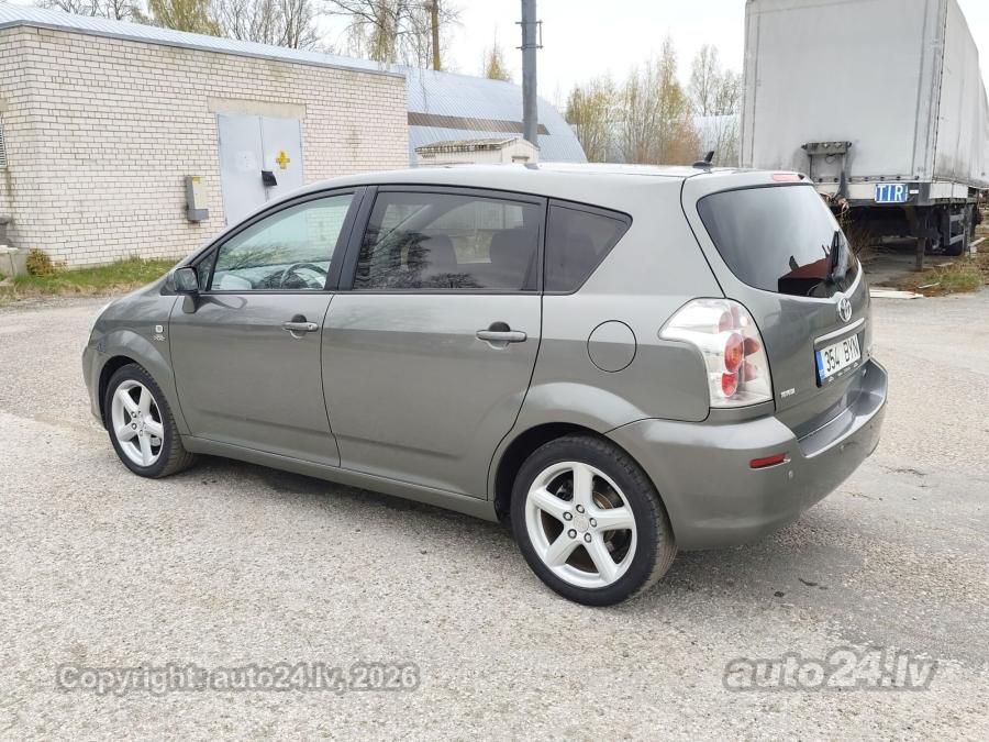 Pelēks Toyota Corolla Verso 2006 Tartu, ar dzinēja tilpumu 2.20 L un nobraukumu 200 tūkst. km par 2650 €, foto 4 vietnē AUTOMOTO.COM.LV