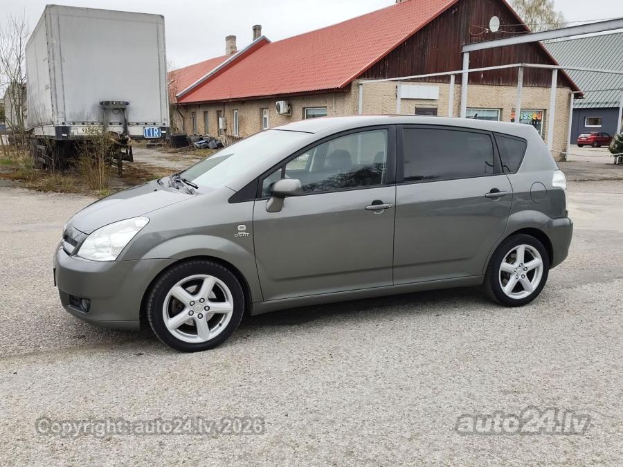 Pelēks Toyota Corolla Verso 2006 Tartu, ar dzinēja tilpumu 2.20 L un nobraukumu 200 tūkst. km par 2650 €, foto 5 vietnē AUTOMOTO.COM.LV