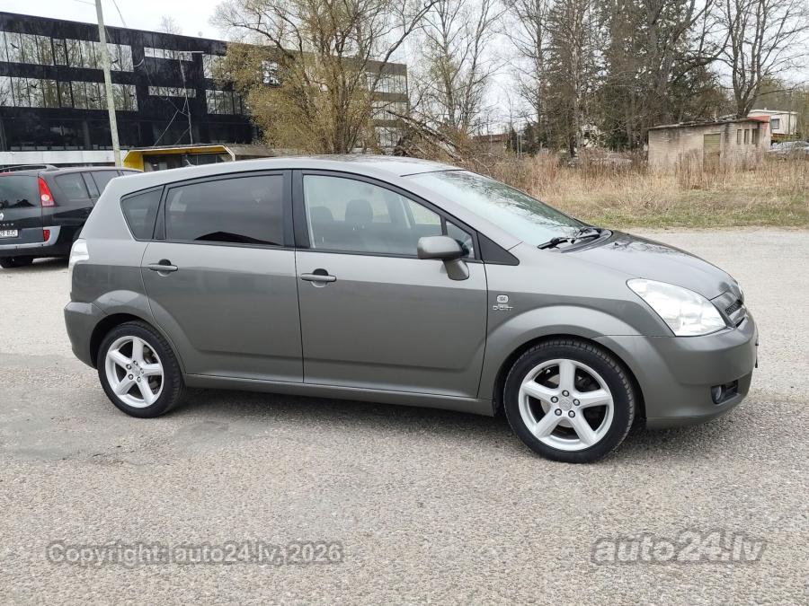 Pelēks Toyota Corolla Verso 2006 Tartu, ar dzinēja tilpumu 2.20 L un nobraukumu 200 tūkst. km par 2650 €, foto 6 vietnē AUTOMOTO.COM.LV