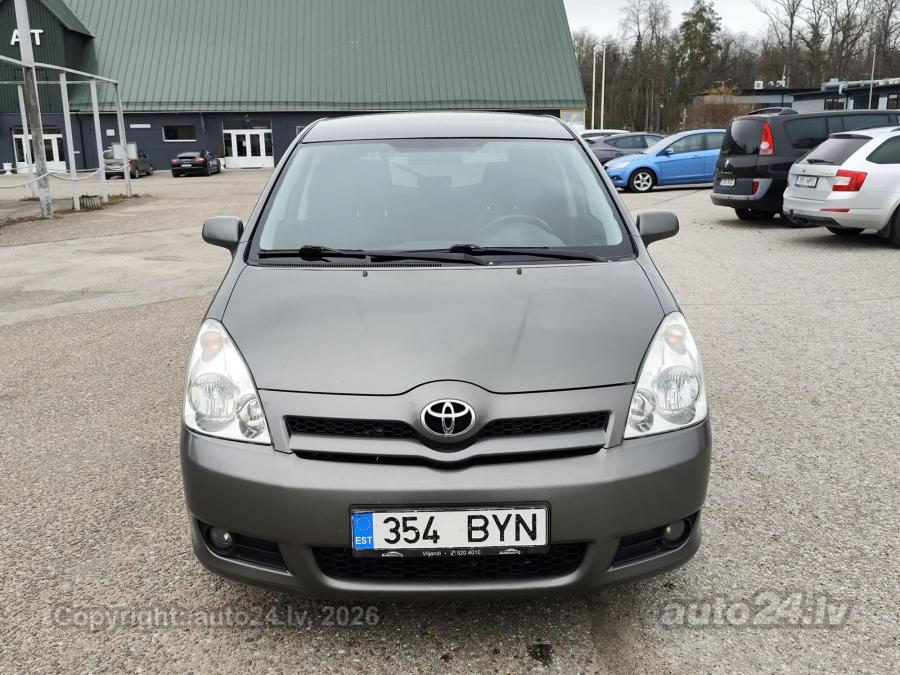 Pelēks Toyota Corolla Verso 2006 Tartu, ar dzinēja tilpumu 2.20 L un nobraukumu 200 tūkst. km par 2650 €, foto 7 vietnē AUTOMOTO.COM.LV