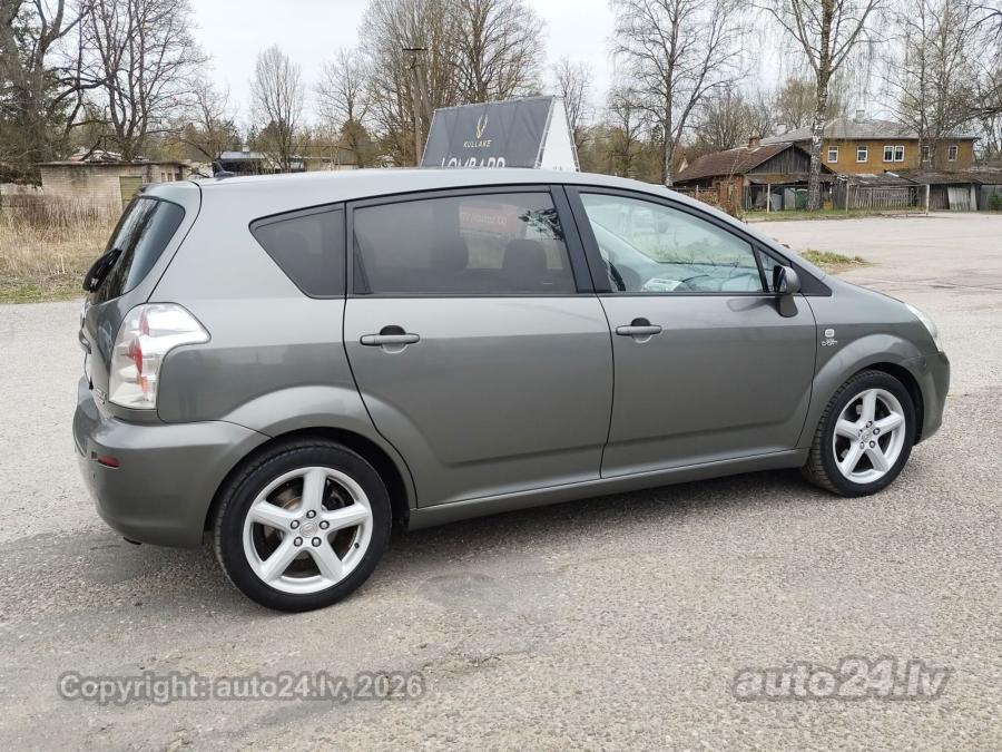 Pelēks Toyota Corolla Verso 2006 Tartu, ar dzinēja tilpumu 2.20 L un nobraukumu 200 tūkst. km par 2650 €, foto 8 vietnē AUTOMOTO.COM.LV
