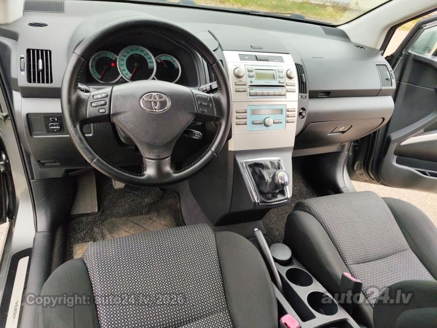 Pelēks Toyota Corolla Verso 2006 Tartu, ar dzinēja tilpumu 2.20 L un nobraukumu 200 tūkst. km par 2650 €, foto 9 vietnē AUTOMOTO.COM.LV