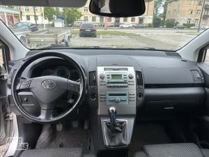 Grey Toyota Corolla Verso 2006 in Kaunas, with an engine capacity of 2.20 L and mileage of 230 thousand km for 3200 €, photo 10 on AUTOMOTO.COM.LV
