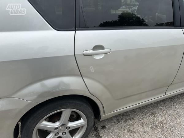 Grey Toyota Corolla Verso 2006 in Kaunas, with an engine capacity of 2.20 L and mileage of 230 thousand km for 3200 €, photo 10 on AUTOMOTO.COM.LV