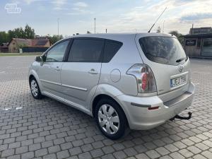 Grey Toyota Corolla Verso 2006 in Vilnius, with an engine capacity of 2.00 L and mileage of 300 thousand km for 1950 €, photo 3 on AUTOMOTO.COM.LV
