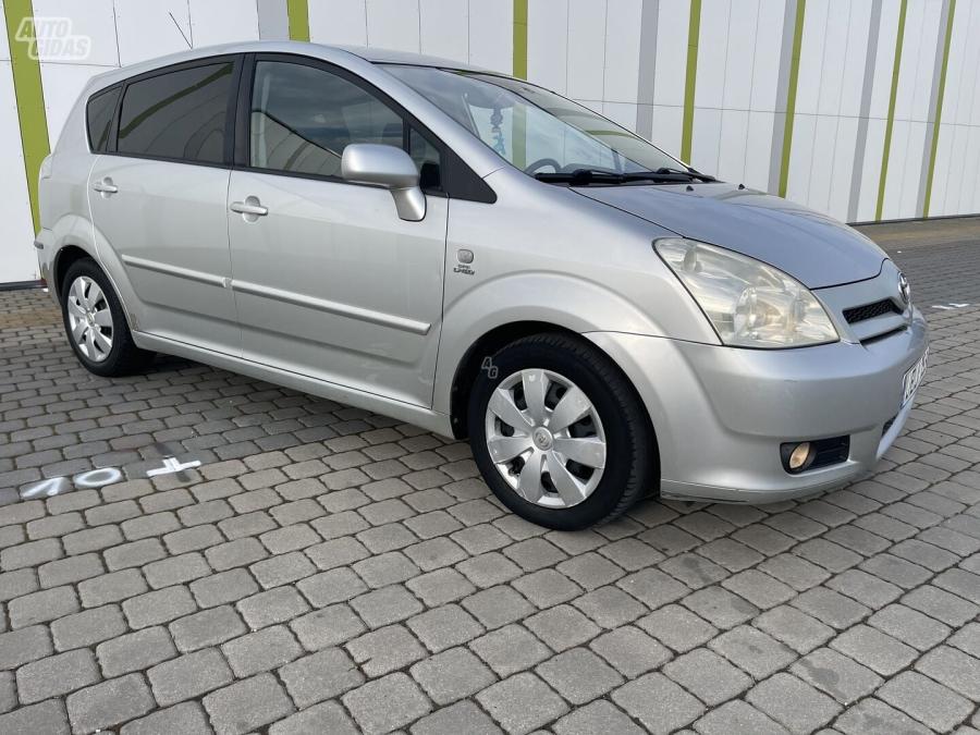 Grey Toyota Corolla Verso 2006 in Vilnius, with an engine capacity of 2.00 L and mileage of 300 thousand km for 1950 €, photo 10 on AUTOMOTO.COM.LV