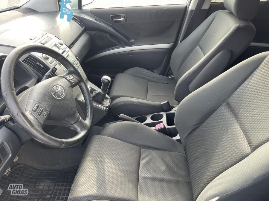 Grey Toyota Corolla Verso 2006 in Vilnius, with an engine capacity of 2.00 L and mileage of 300 thousand km for 1950 €, photo 20 on AUTOMOTO.COM.LV