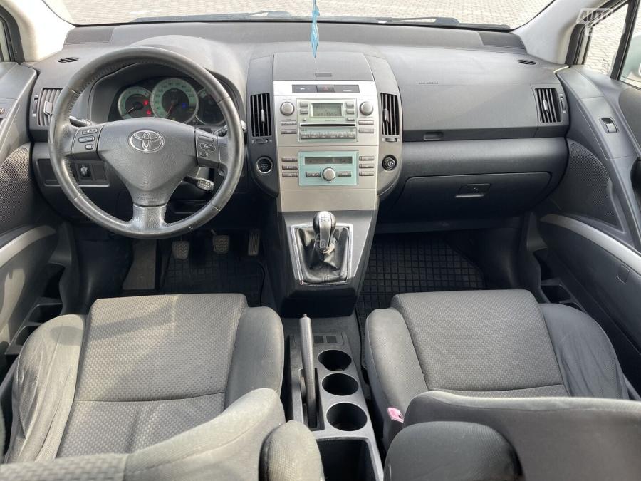 Grey Toyota Corolla Verso 2006 in Vilnius, with an engine capacity of 2.00 L and mileage of 300 thousand km for 1950 €, photo 21 on AUTOMOTO.COM.LV