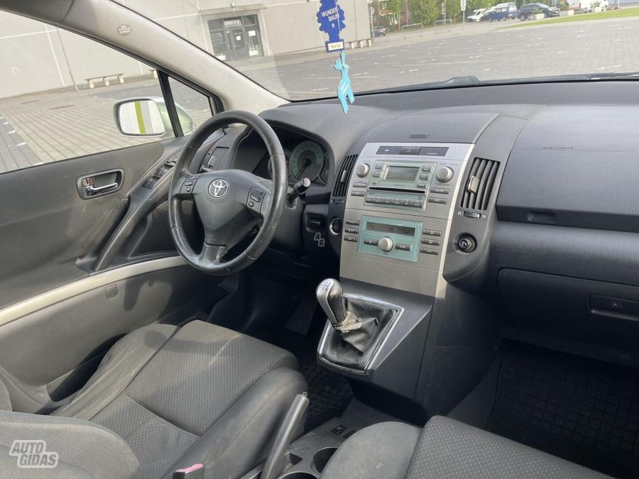 Grey Toyota Corolla Verso 2006 in Vilnius, with an engine capacity of 2.00 L and mileage of 300 thousand km for 1950 €, photo 27 on AUTOMOTO.COM.LV