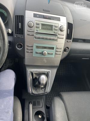 Grey Toyota Corolla Verso 2006 in Vilnius, with an engine capacity of 2.00 L and mileage of 300 thousand km for 1950 €, photo 30 on AUTOMOTO.COM.LV