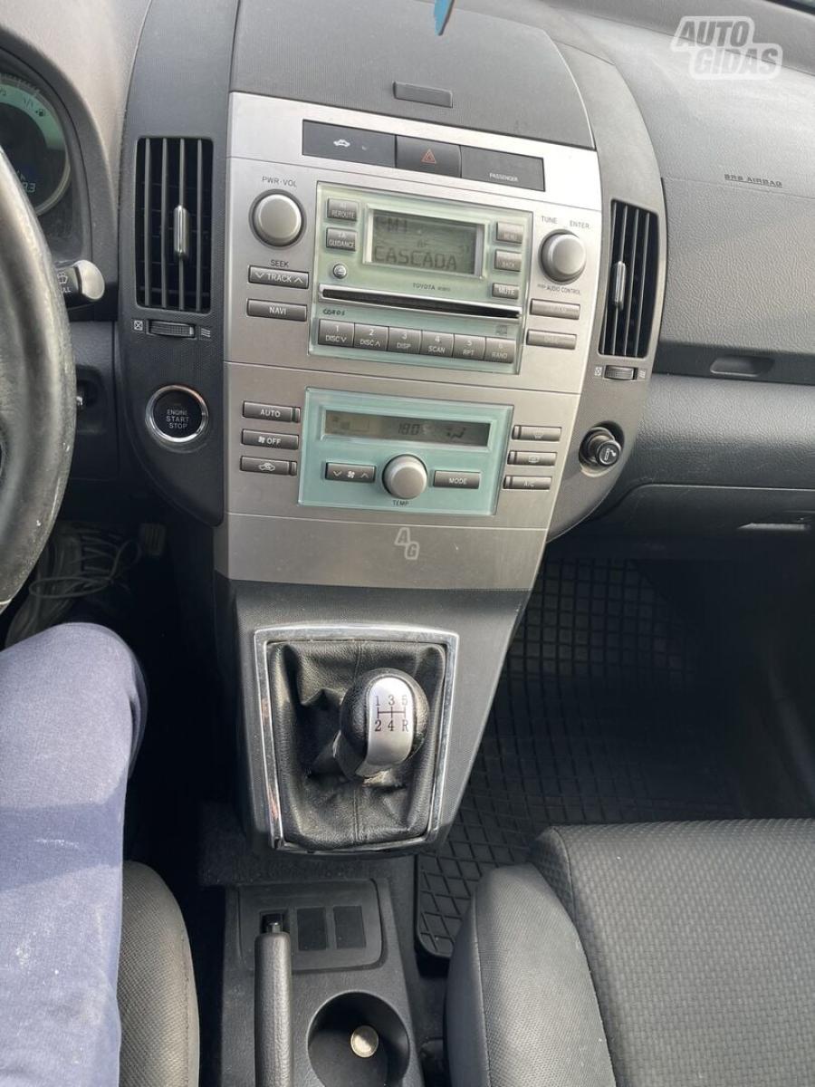 Grey Toyota Corolla Verso 2006 in Vilnius, with an engine capacity of 2.00 L and mileage of 300 thousand km for 1950 €, photo 30 on AUTOMOTO.COM.LV