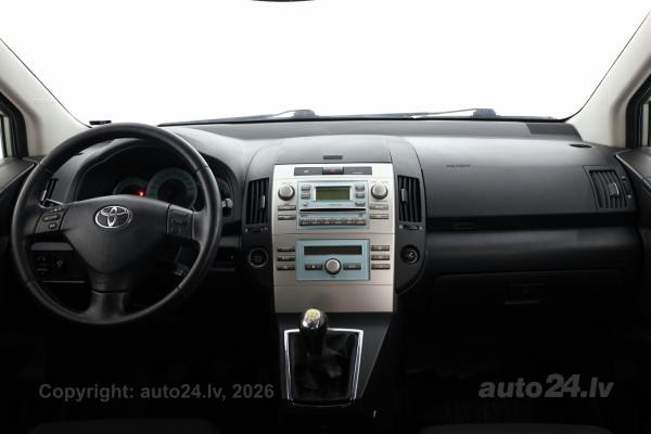 Pelēks Toyota Corolla Verso 2006 Tallina, ar dzinēja tilpumu 1.80 L un nobraukumu 289 tūkst. km par 1699 €, foto 5 vietnē AUTOMOTO.COM.LV