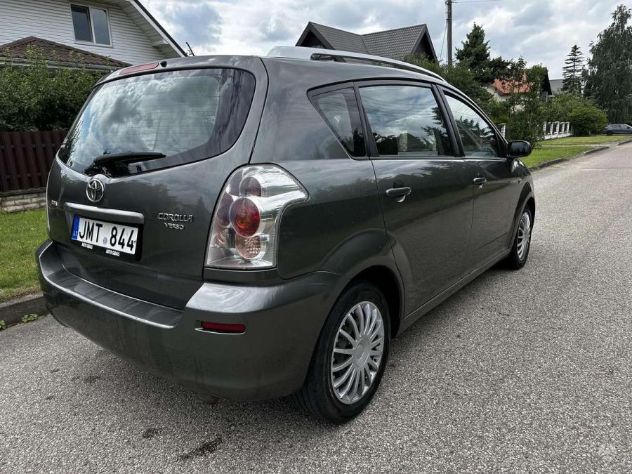 Pelēks Toyota Corolla Verso 2006 Viļņa, ar dzinēja tilpumu 0.00 L un nobraukumu 320 tūkst. km par 2000 €, foto 6 vietnē AUTOMOTO.COM.LV