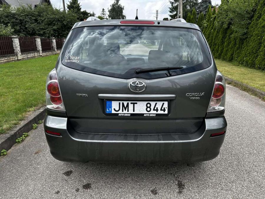 Pelēks Toyota Corolla Verso 2006 Viļņa, ar dzinēja tilpumu 0.00 L un nobraukumu 320 tūkst. km par 2000 €, foto 7 vietnē AUTOMOTO.COM.LV