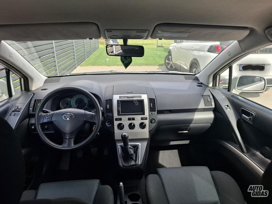 Pelēks Toyota Corolla Verso 2006 Klaipėda, ar dzinēja tilpumu 2.20 L un nobraukumu 249 tūkst. km par 1850 €, foto 7 vietnē AUTOMOTO.COM.LV