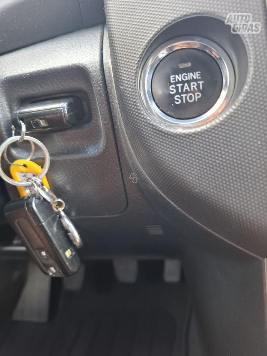 Pelēks Toyota Corolla Verso 2006 Klaipėda, ar dzinēja tilpumu 2.20 L un nobraukumu 249 tūkst. km par 1850 €, foto 15 vietnē AUTOMOTO.COM.LV