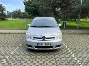 Pelēks Toyota Corolla Verso 2006 Tallina, ar dzinēja tilpumu 2.20 L un nobraukumu 288 tūkst. km par 1990 €, foto 9 vietnē AUTOMOTO.COM.LV