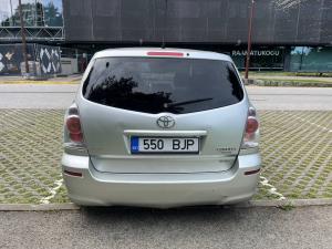 Pelēks Toyota Corolla Verso 2006 Tallina, ar dzinēja tilpumu 2.20 L un nobraukumu 288 tūkst. km par 1990 €, foto 18 vietnē AUTOMOTO.COM.LV