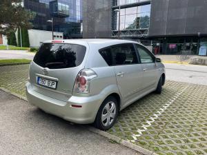 Pelēks Toyota Corolla Verso 2006 Tallina, ar dzinēja tilpumu 2.20 L un nobraukumu 288 tūkst. km par 1990 €, foto 19 vietnē AUTOMOTO.COM.LV