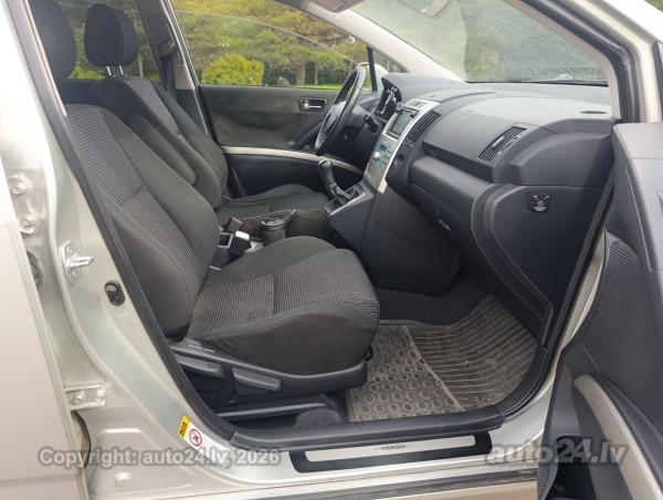 Pelēks Toyota Corolla Verso 2006 Tallina, ar dzinēja tilpumu 2.20 L un nobraukumu 287 tūkst. km par 1399 €, foto 10 vietnē AUTOMOTO.COM.LV