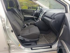 Pelēks Toyota Corolla Verso 2006 Tallina, ar dzinēja tilpumu 2.20 L un nobraukumu 287 tūkst. km par 1399 €, foto 10 vietnē AUTOMOTO.COM.LV