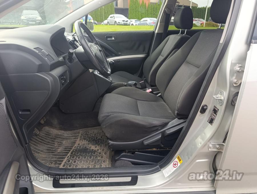 Pelēks Toyota Corolla Verso 2006 Tallina, ar dzinēja tilpumu 2.20 L un nobraukumu 287 tūkst. km par 1399 €, foto 11 vietnē AUTOMOTO.COM.LV