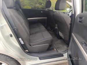 Pelēks Toyota Corolla Verso 2006 Tallina, ar dzinēja tilpumu 2.20 L un nobraukumu 287 tūkst. km par 1399 €, foto 13 vietnē AUTOMOTO.COM.LV