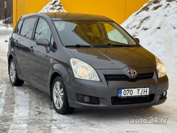 Grey Toyota Corolla Verso 2007 in Tallinn, with an engine capacity of 2.20 L and mileage of 399 thousand km for 2950 €, photo 2 on AUTOMOTO.COM.LV