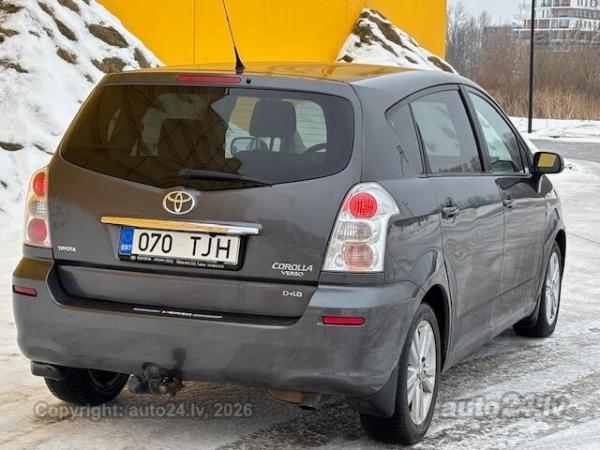 Grey Toyota Corolla Verso 2007 in Tallinn, with an engine capacity of 2.20 L and mileage of 399 thousand km for 2950 €, photo 3 on AUTOMOTO.COM.LV