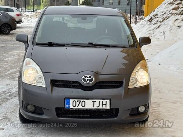 Grey Toyota Corolla Verso 2007 in Tallinn, with an engine capacity of 2.20 L and mileage of 399 thousand km for 2950 €, photo 5 on AUTOMOTO.COM.LV