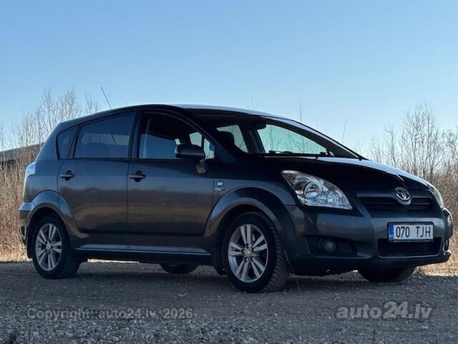 Grey Toyota Corolla Verso 2007 in Tallinn, with an engine capacity of 2.20 L and mileage of 0 thousand km for 2190 €, photo 2 on AUTOMOTO.COM.LV