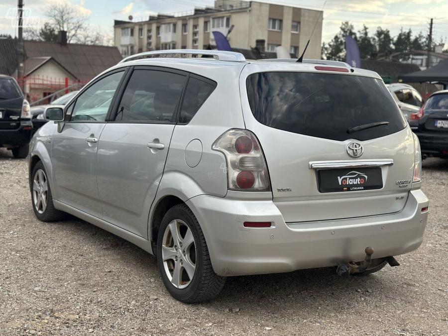 Pelēks Toyota Corolla Verso 2007 Pabradė, ar dzinēja tilpumu 2.20 L un nobraukumu 250 tūkst. km par 1490 €, foto 6 vietnē AUTOMOTO.COM.LV