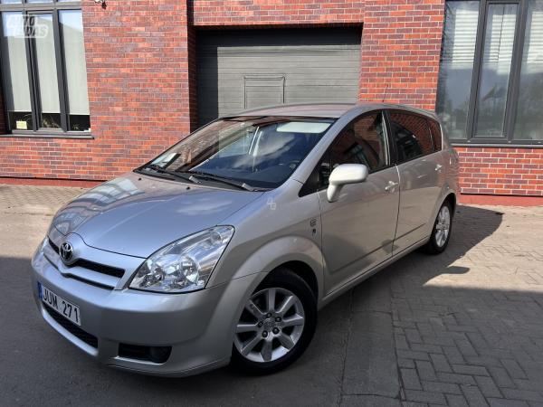 Grey Toyota Corolla Verso 2007 in Alytus, with an engine capacity of 2.20 L and mileage of 276 thousand km for 2450 €, photo 2 on AUTOMOTO.COM.LV