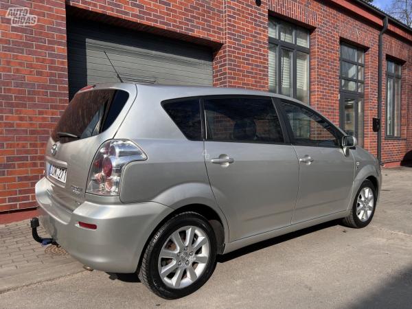 Grey Toyota Corolla Verso 2007 in Alytus, with an engine capacity of 2.20 L and mileage of 276 thousand km for 2450 €, photo 7 on AUTOMOTO.COM.LV