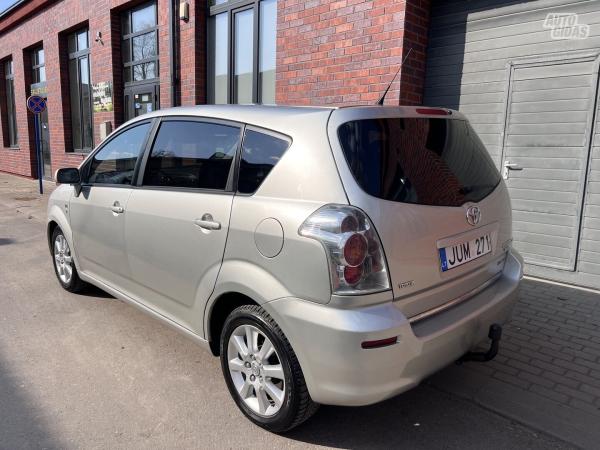Grey Toyota Corolla Verso 2007 in Alytus, with an engine capacity of 2.20 L and mileage of 276 thousand km for 2450 €, photo 10 on AUTOMOTO.COM.LV