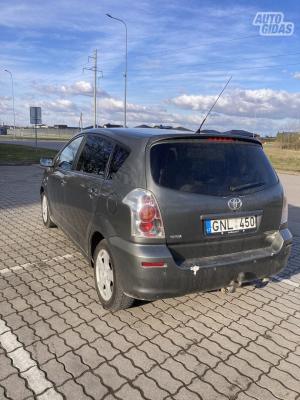 Pelēks Toyota Corolla Verso 2007 Kauņa, ar dzinēja tilpumu 2.20 L un nobraukumu 296 tūkst. km par 1850 €, foto 3 vietnē AUTOMOTO.COM.LV
