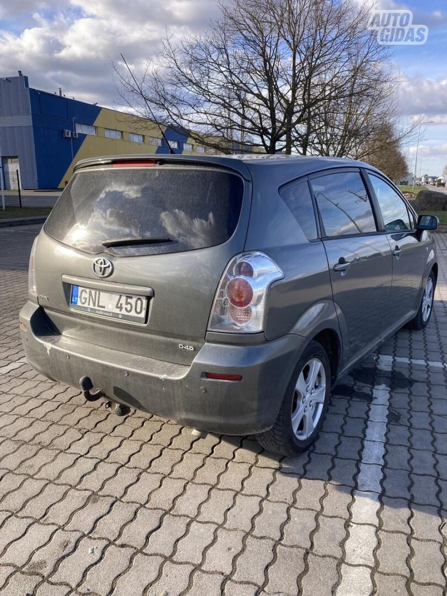 Pelēks Toyota Corolla Verso 2007 Kauņa, ar dzinēja tilpumu 2.20 L un nobraukumu 296 tūkst. km par 1850 €, foto 5 vietnē AUTOMOTO.COM.LV
