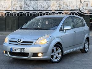 Pelēks Toyota Corolla Verso 2007 Kauņa, ar dzinēja tilpumu 2.20 L un nobraukumu 304 tūkst. km par 3000 €, foto  vietnē AUTOMOTO.COM.LV